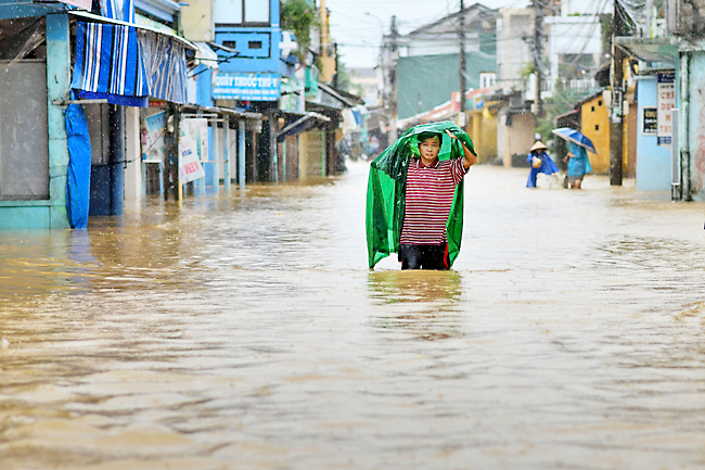 62 dead, five missing in Vietnam’s natural disasters » Borneo Bulletin ...